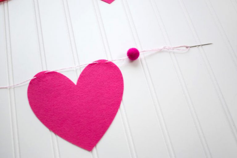 Heart Banner Tutorial; a Valentine's Day Craft Idea