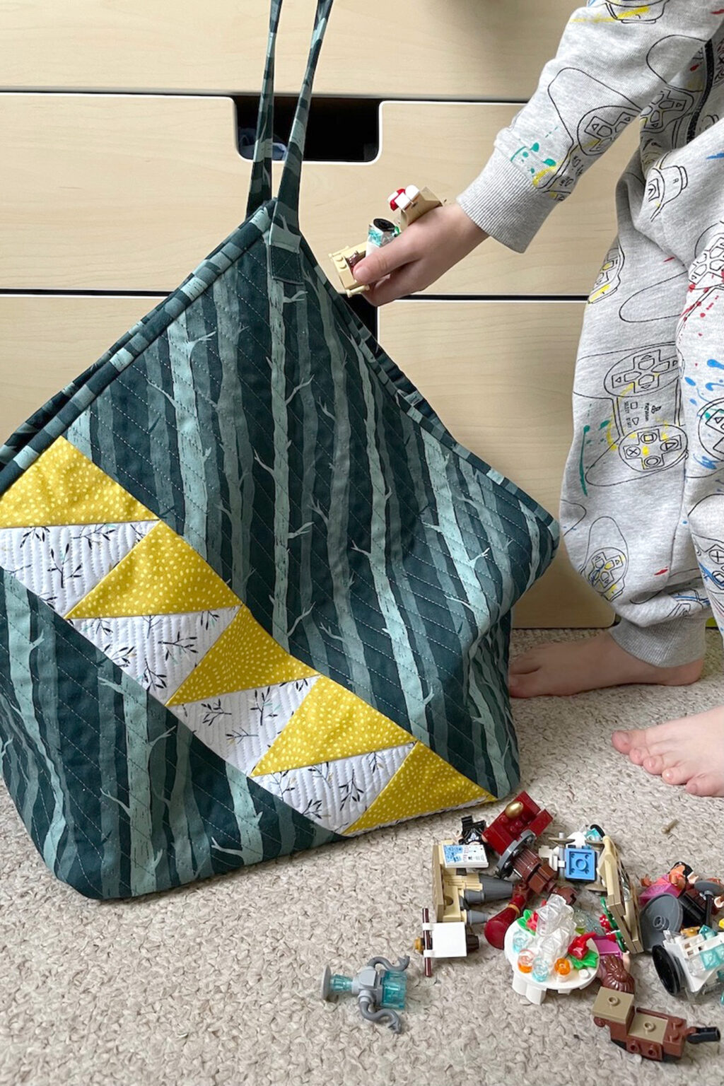 Quilted Toy Storage Bag Tutorial - The Polka Dot Chair