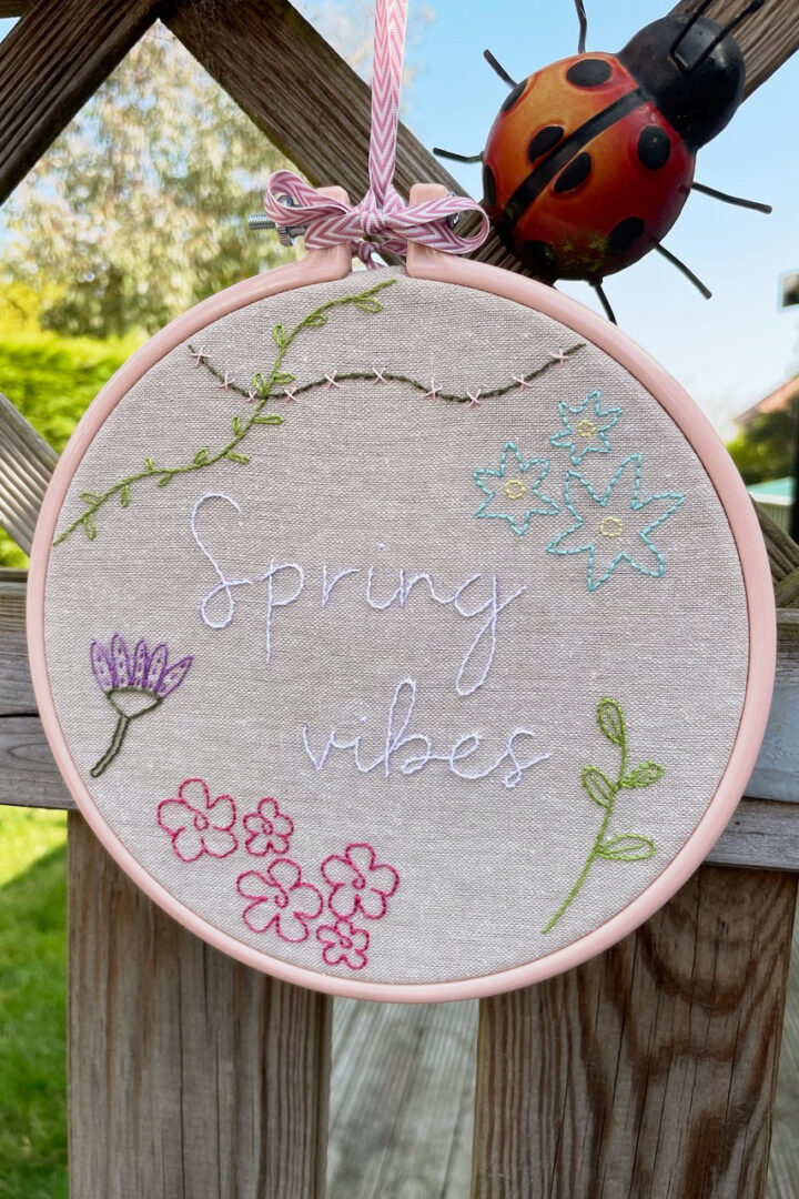 Free Spring Sampler Stitch Hand-Embroidery Pattern | Polka Dot Chair