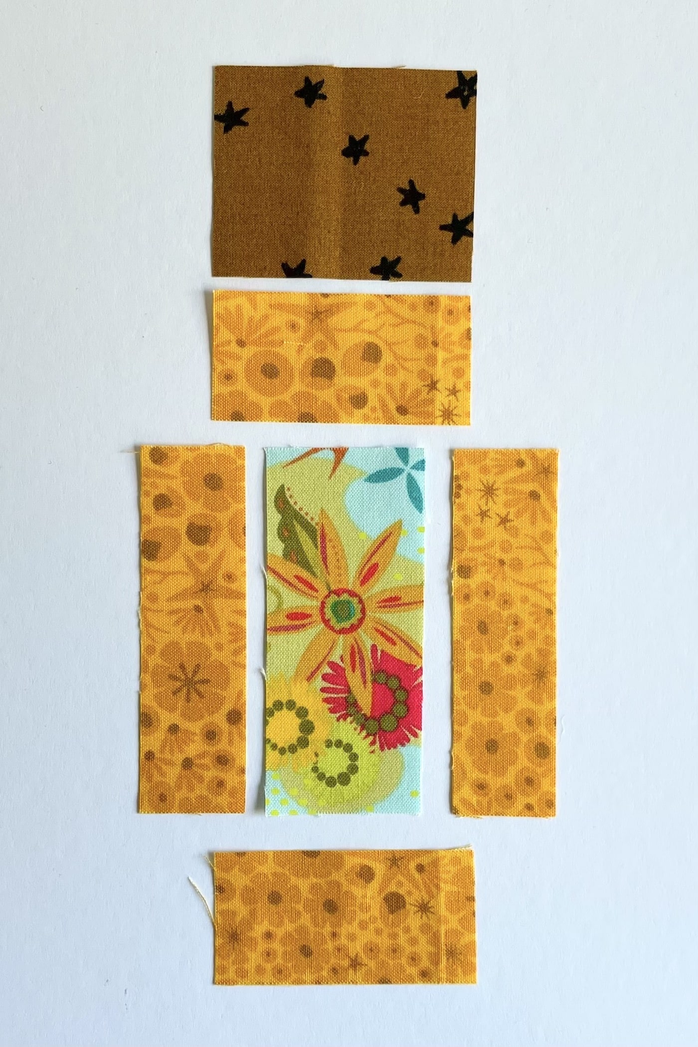 Bookshelf Quilt Block Mug Rug Pattern | Polka Dot Chair