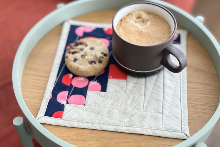 Coffee Cabin Self-Binding Mug Rug Tutorial - The Polka Dot Chair
