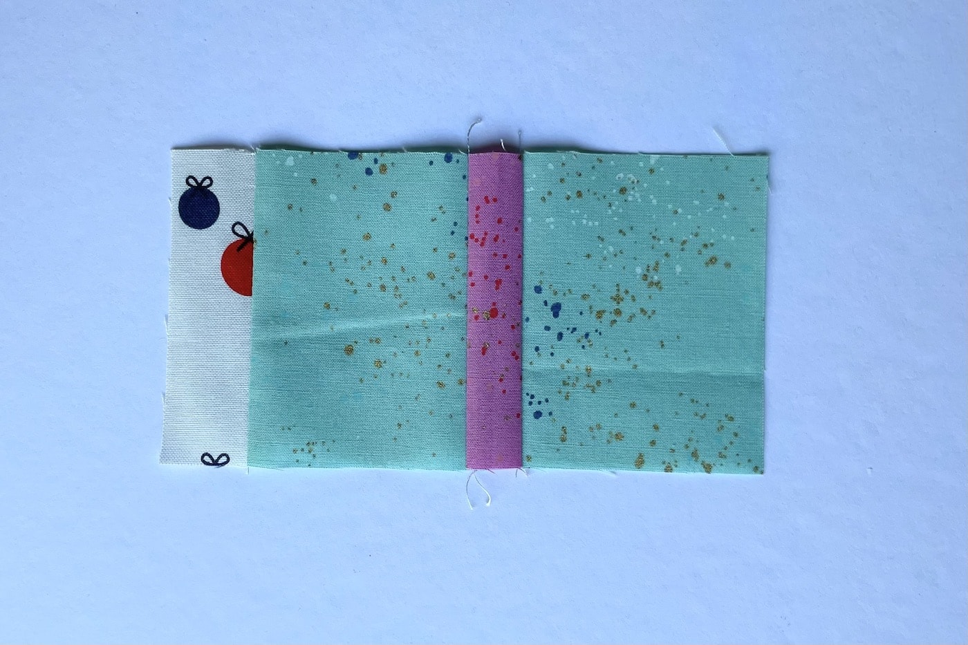 Patchwork Presents Mug Rug Pattern - The Polka Dot Chair